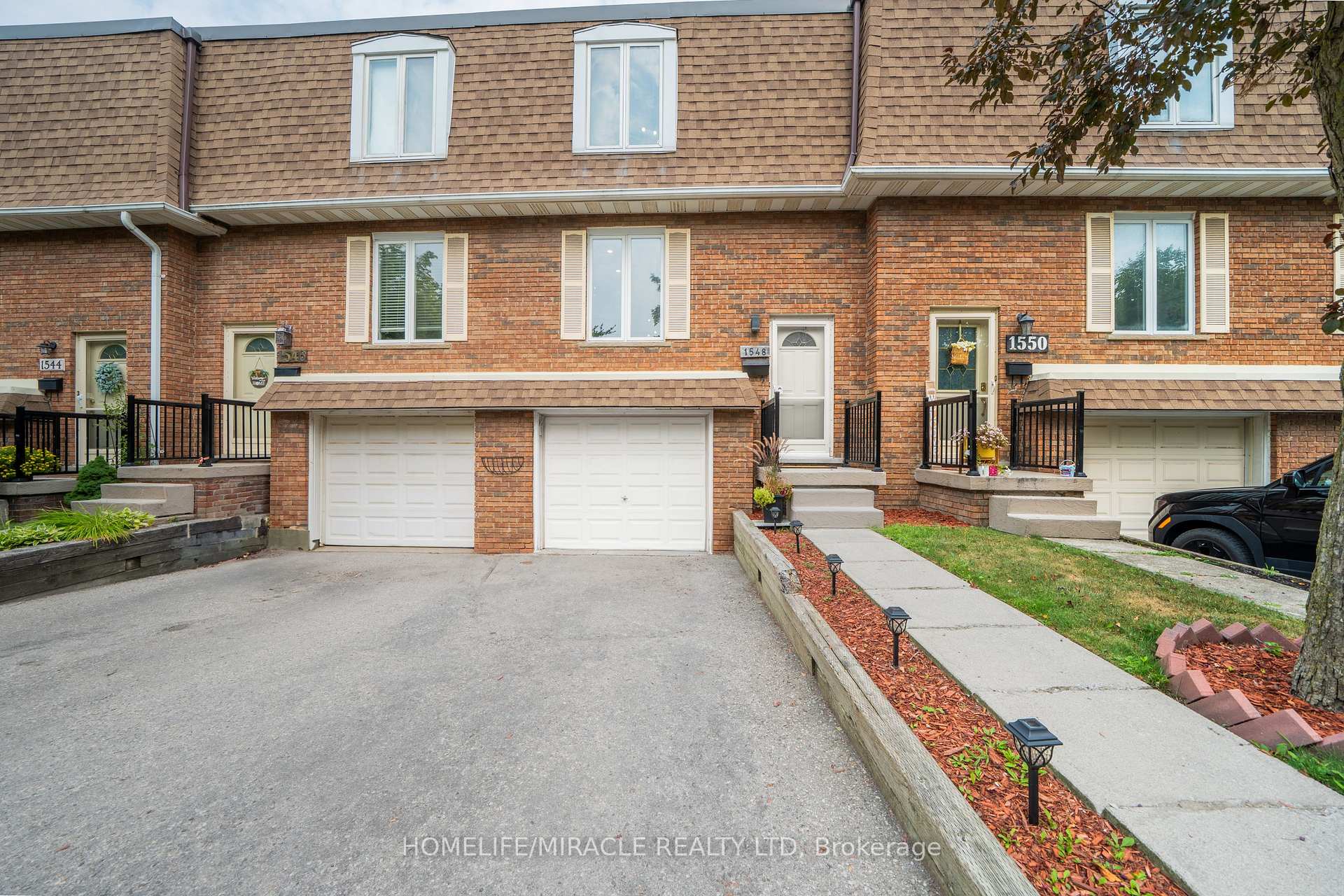 1548 Westminster Place, Burlington, ON L7P 2B5