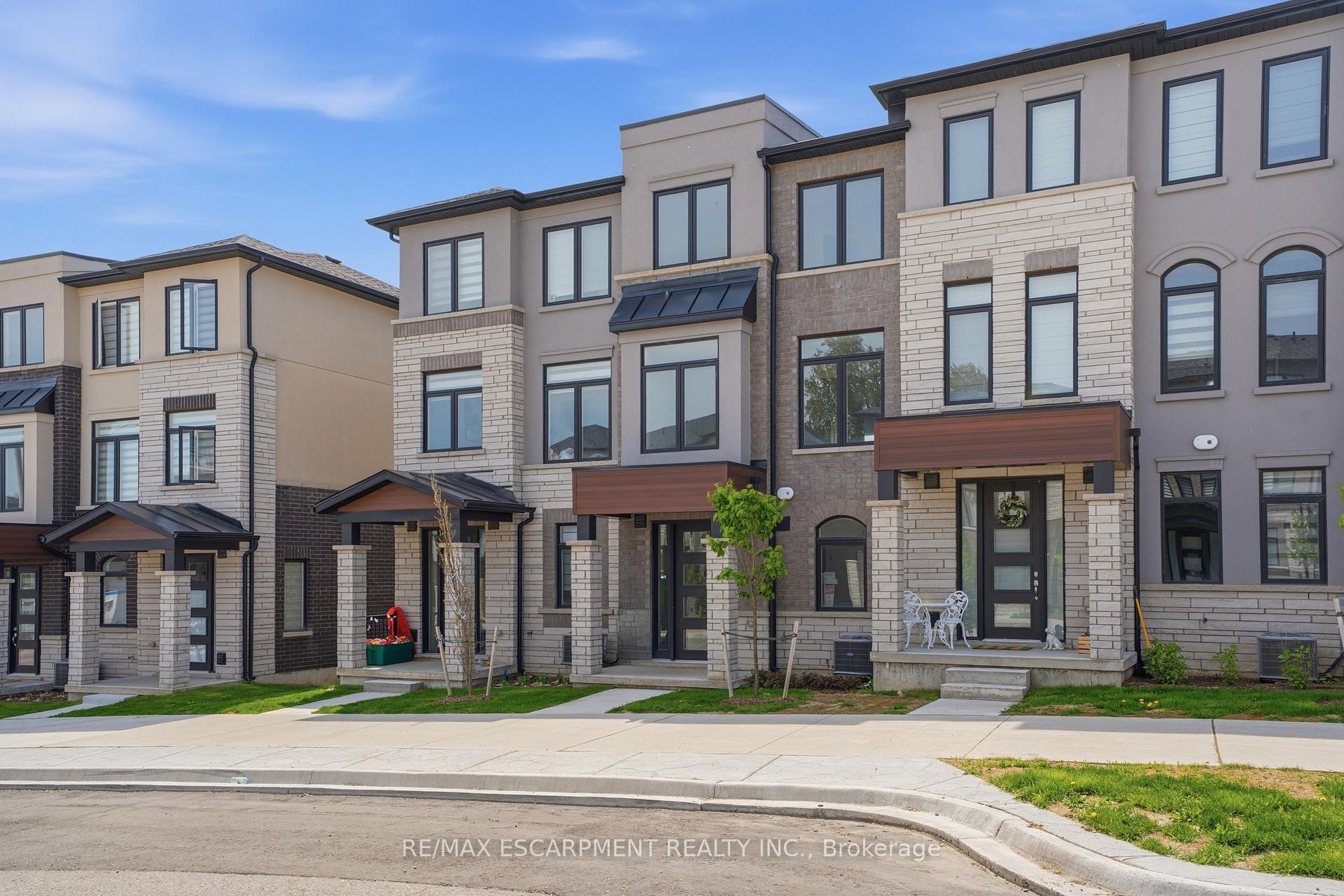 61 - 155 Equestrian Way, Cambridge, ON N3E 0E8