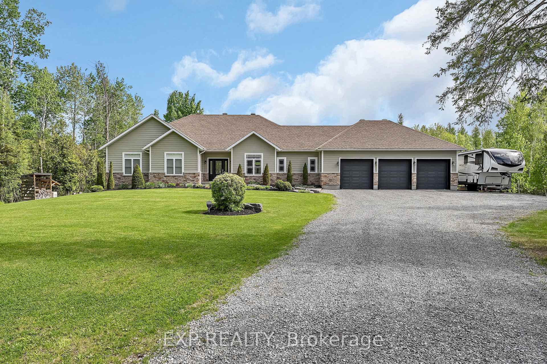 155 Wilbert Cox Drive, Carp - Huntley Ward, ON K0A 1L0