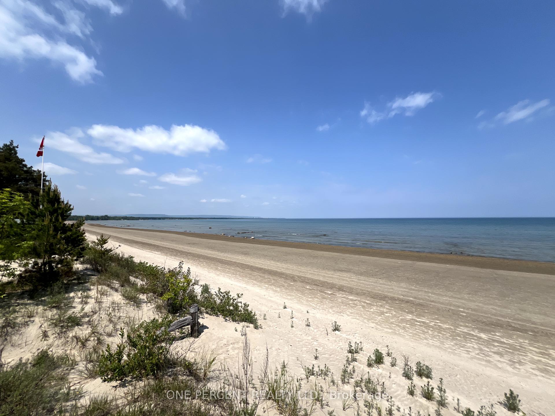 1554 Shore Lane, Wasaga Beach, ON L9Z 1W3