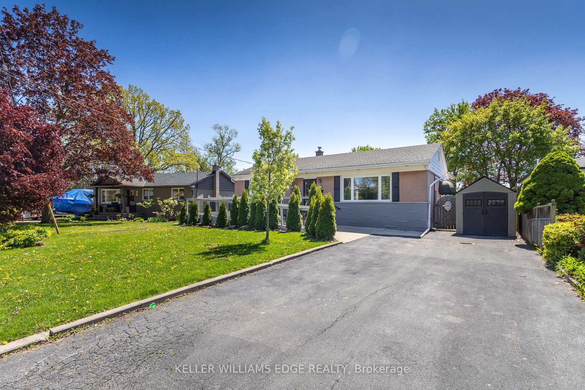 156 Hammersmith Court, Burlington, ON L7L 4N5