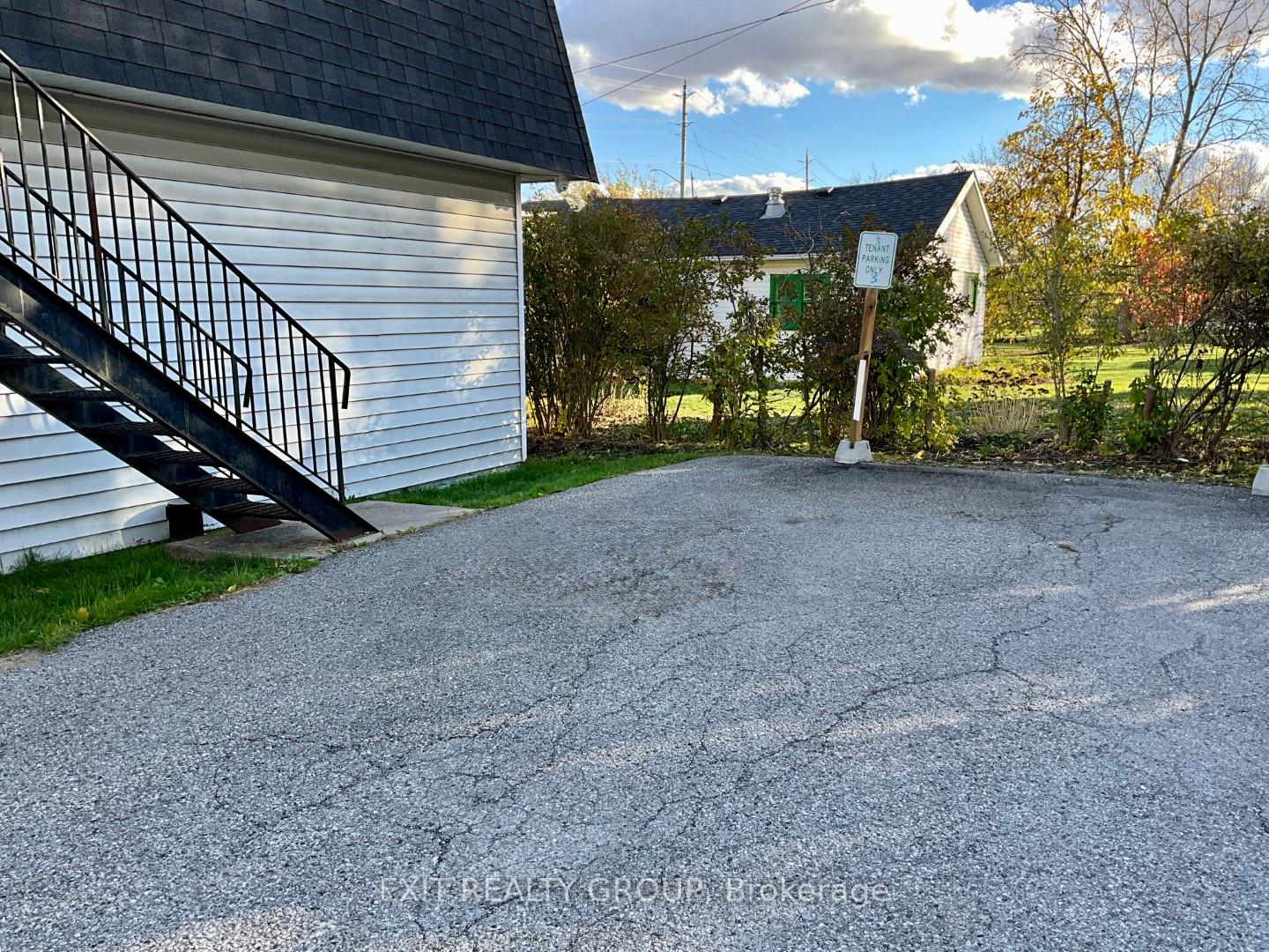 Unit 3 - 156 Moira Street E, Belleville, ON K8P 2S7