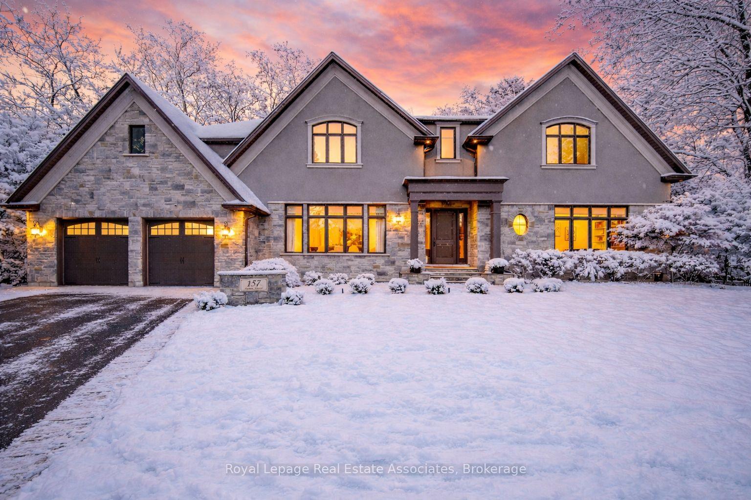 157 Dianne Avenue, Oakville, ON L6J 4G8