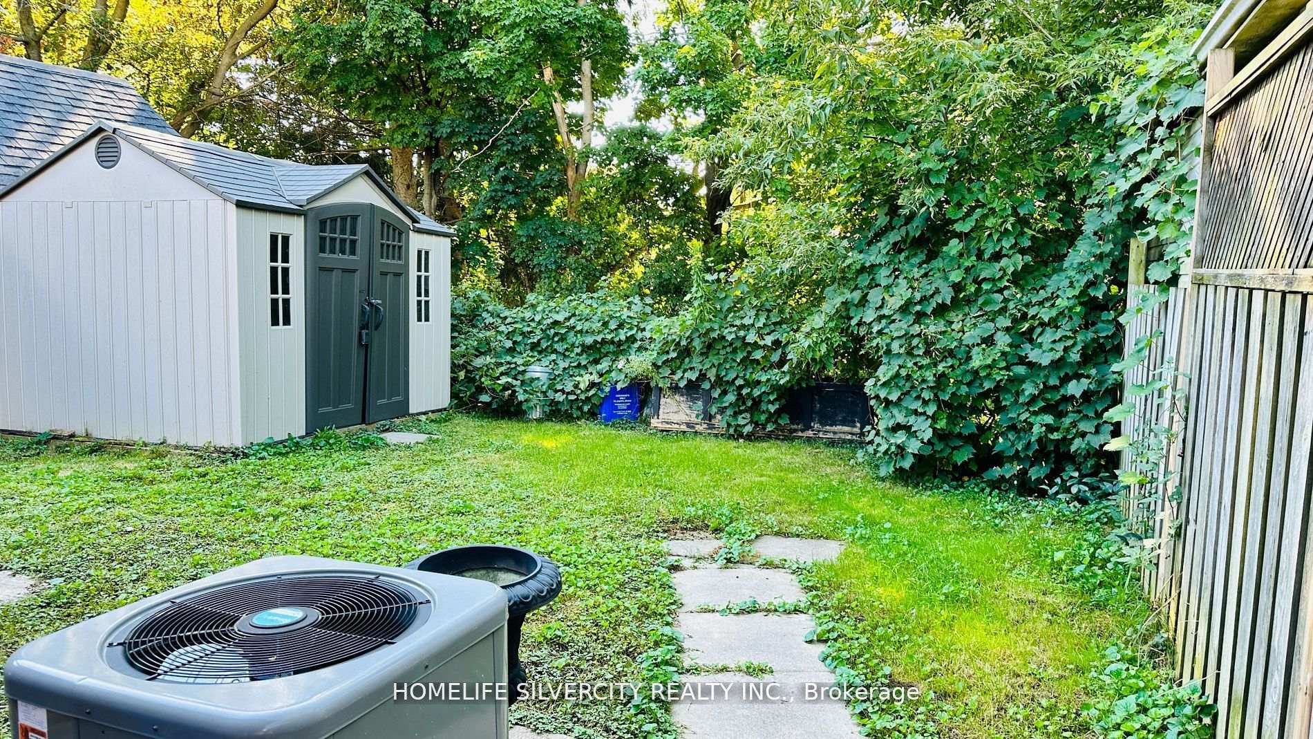 Main Level - 157 Elliott Avenue N, Oshawa, ON L1J 2A9