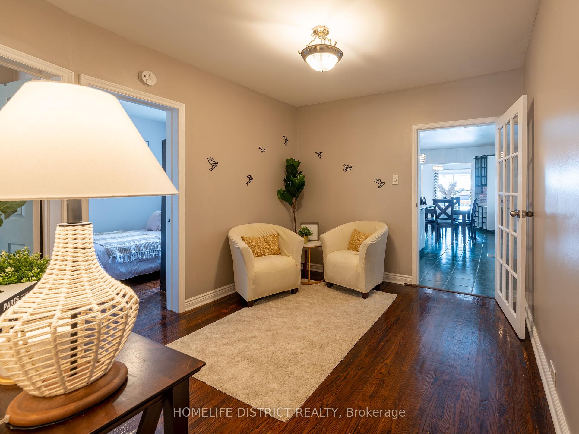 157 Silverthorn Avenue, Toronto, ON M6N 3K2