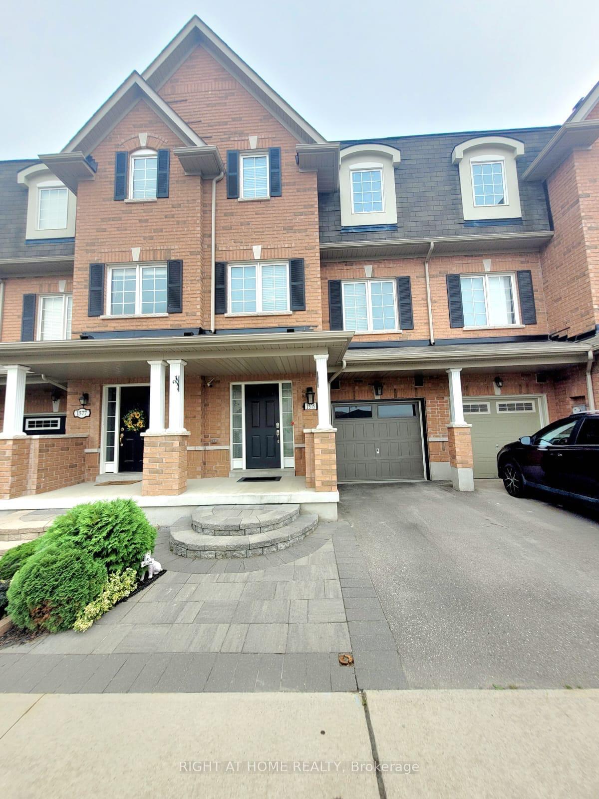 1575 Bruny Avenue, Pickering, ON L1X 0C5