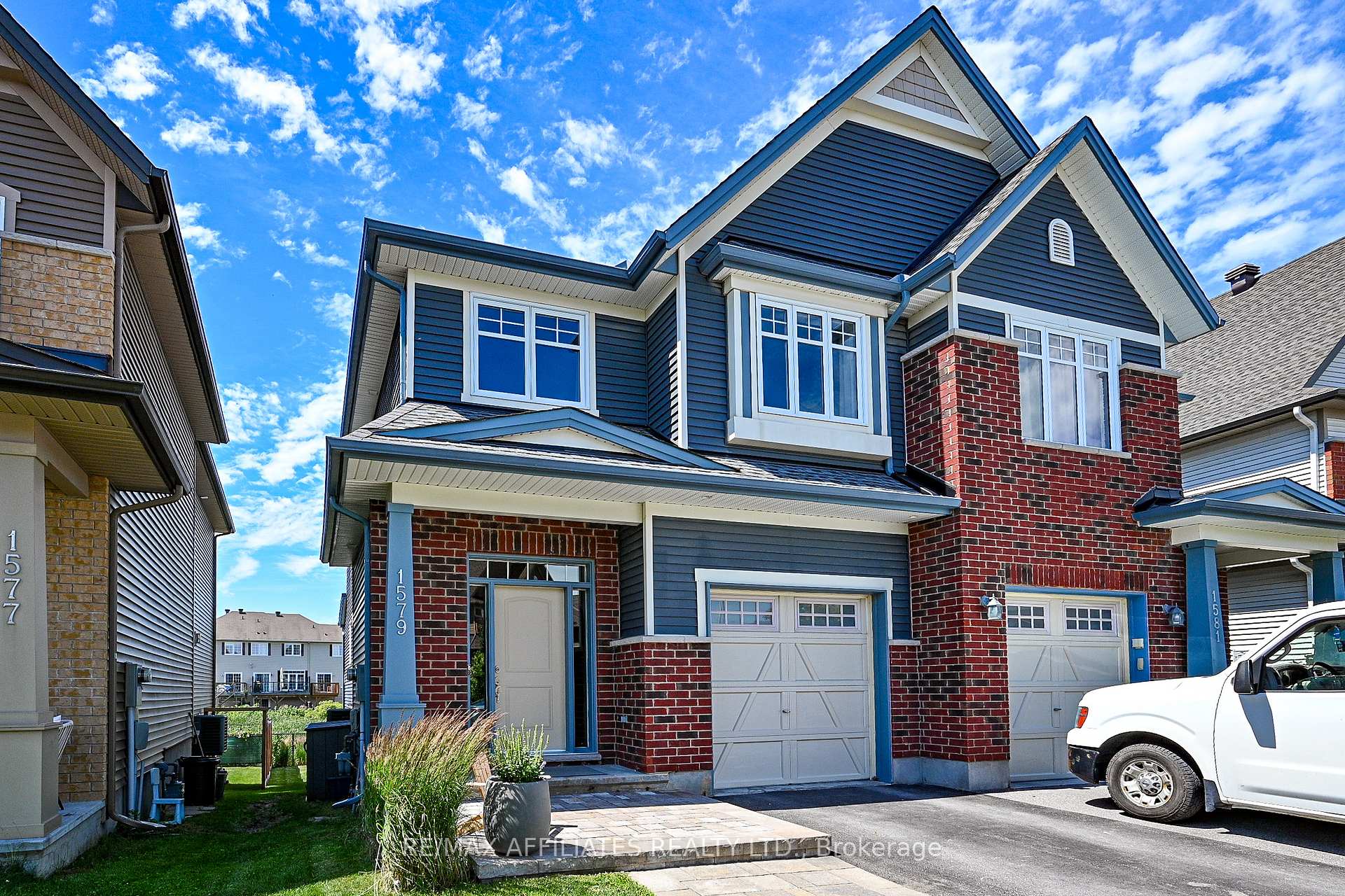 1579 Carronbridge Circle, Kanata, ON K2M 0G5