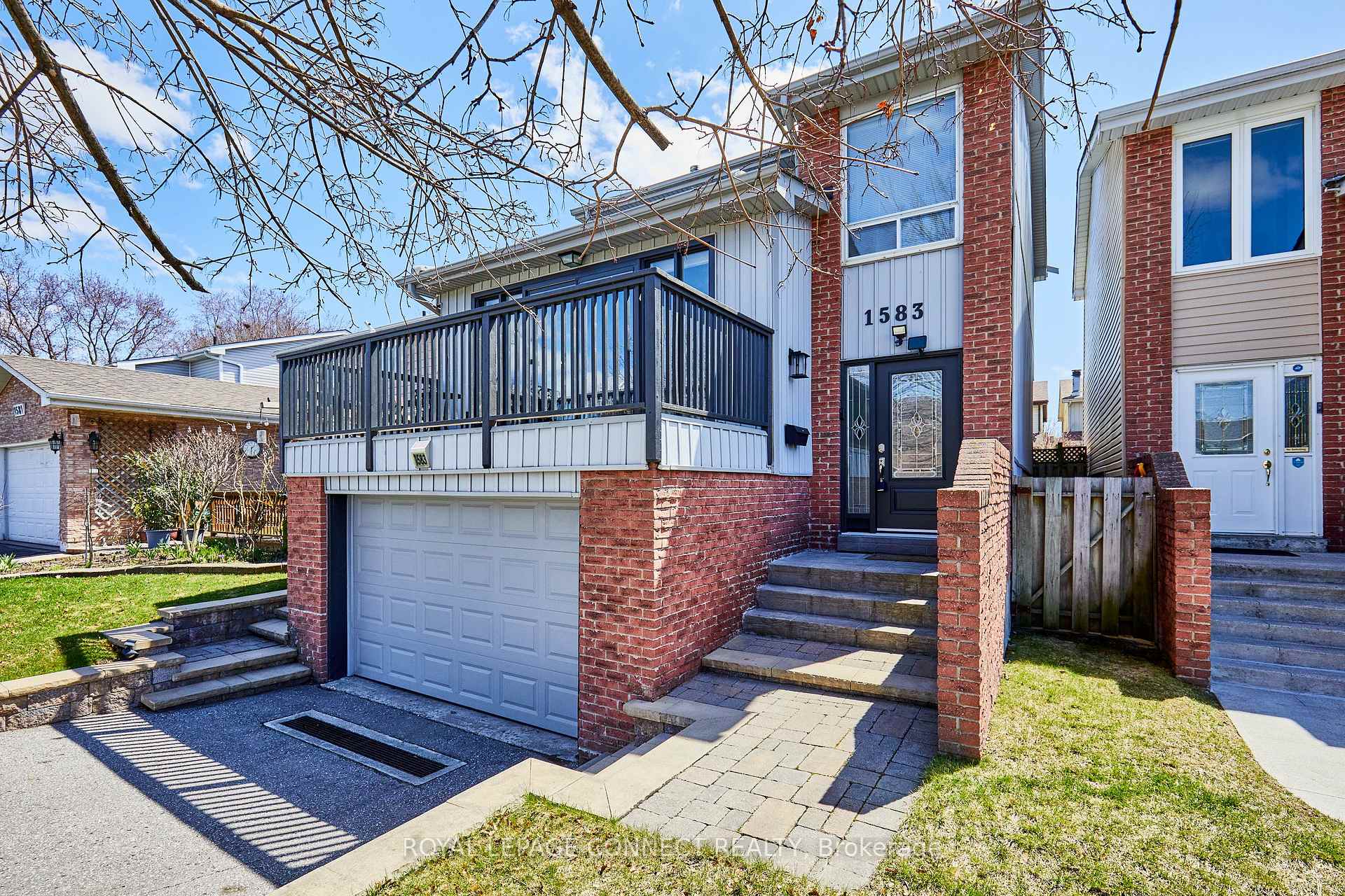 1583 Alwin Circle, Pickering, ON L1V 2W1