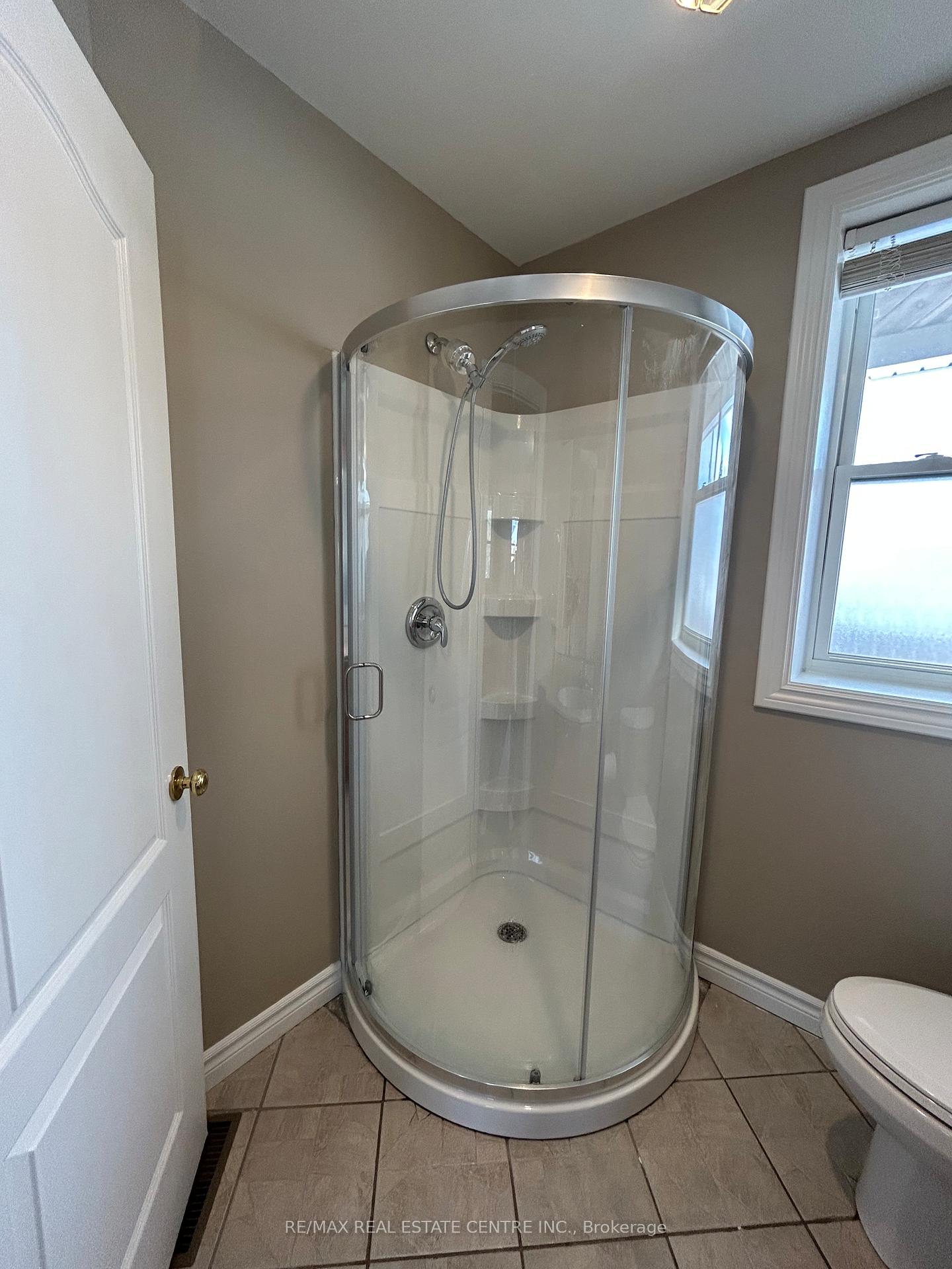 1587 Brock Road, Hamilton, ON L9H 5E4