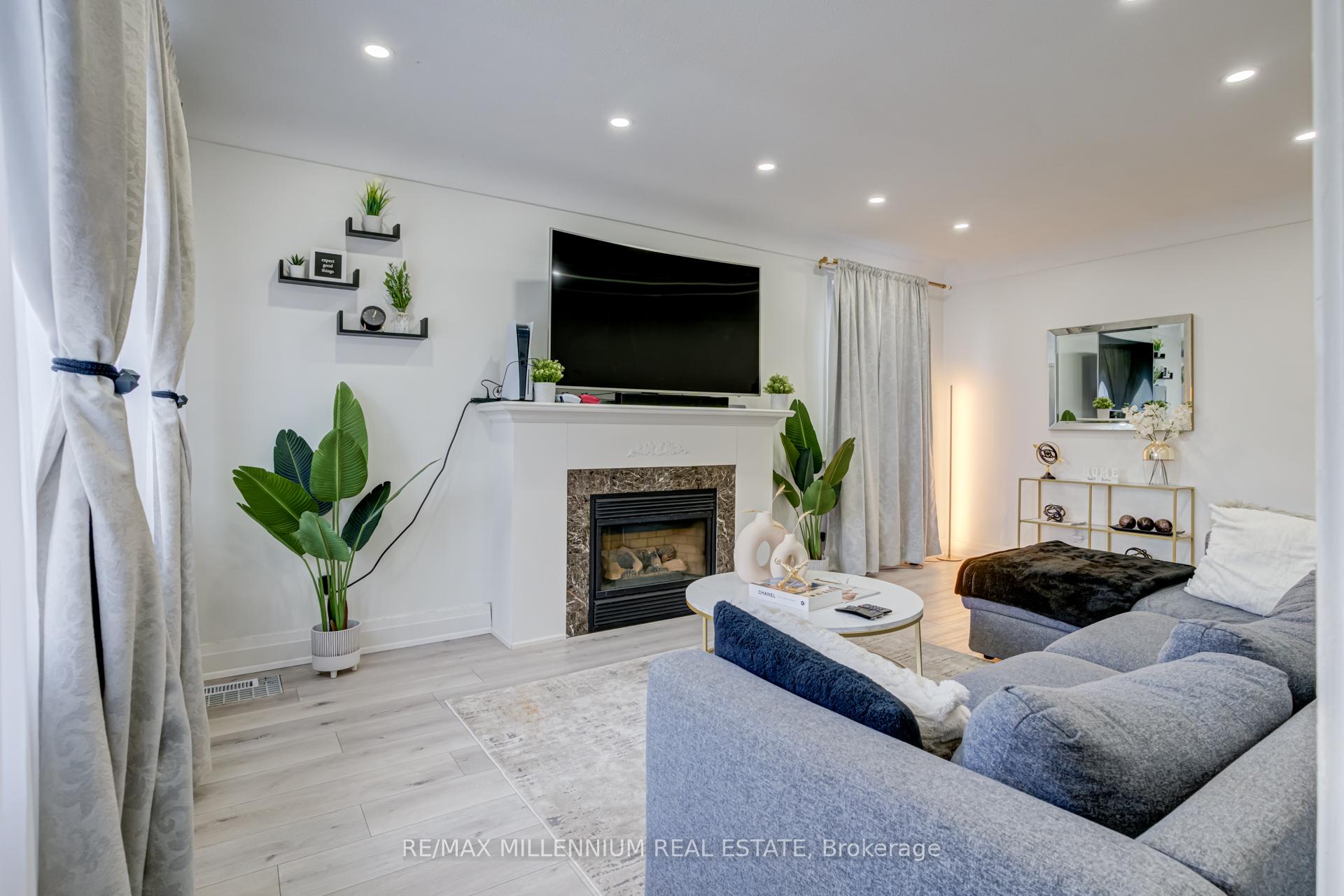 159 Taylor Avenue, Hamilton, ON L8K 3T1