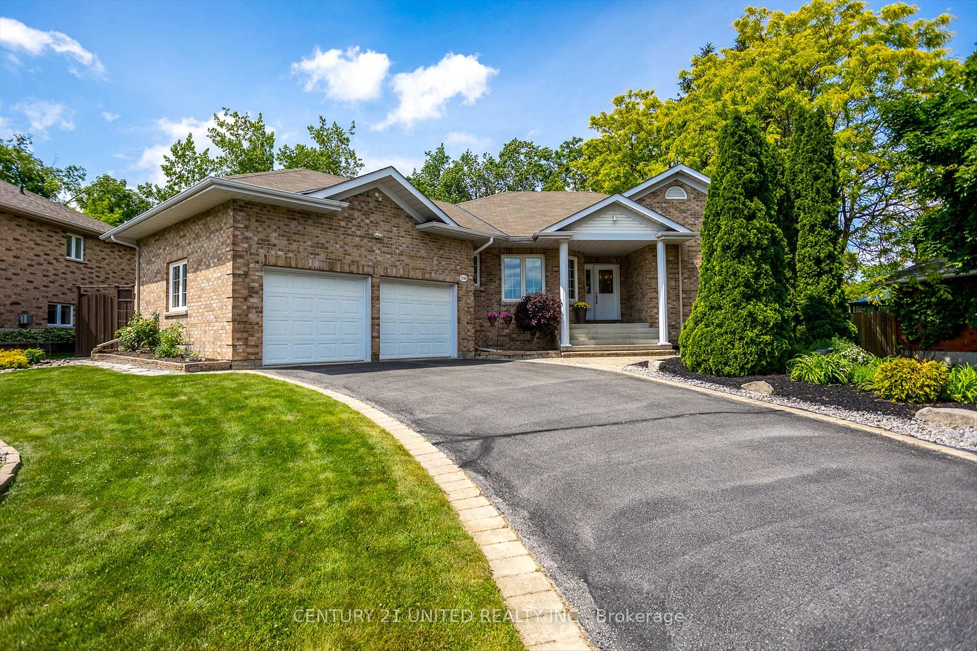 1598 College Park Drive, Peterborough West, ON K9K 2G9