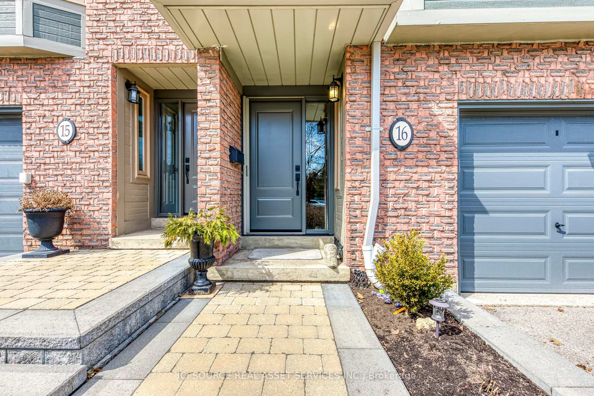 16 - 3100 Fifth Line W, Mississauga, ON L5L 5V5