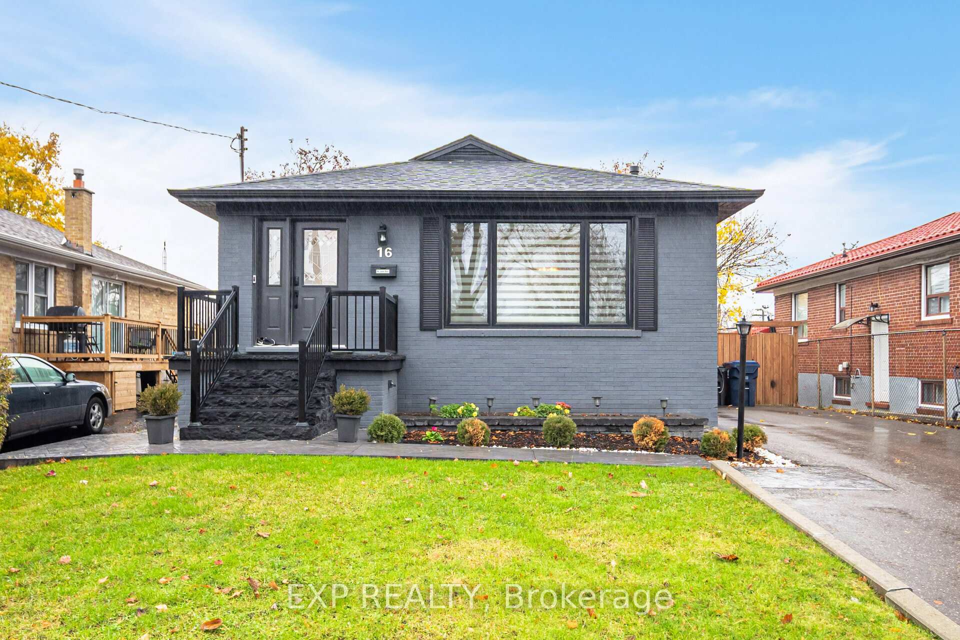 16 Benway Drive, Toronto, ON M9W 1Z3