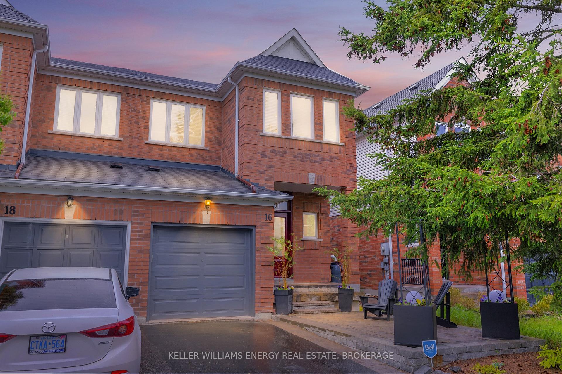 16 Blacksmith Lane, Whitby, ON L1P 1N2