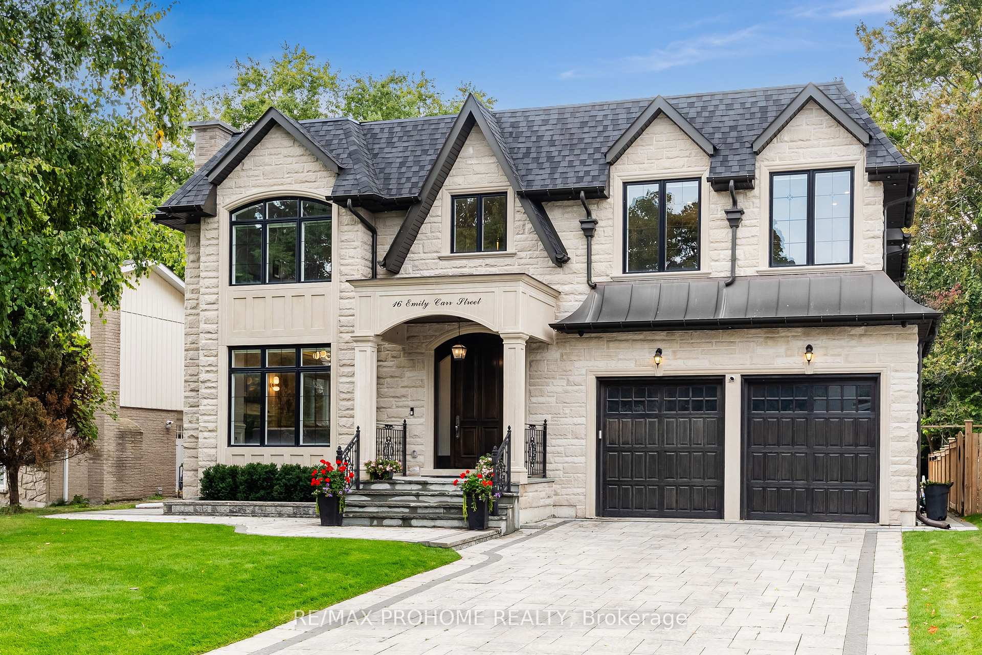 16 Emily Carr Street, Markham, ON L3R 2K4