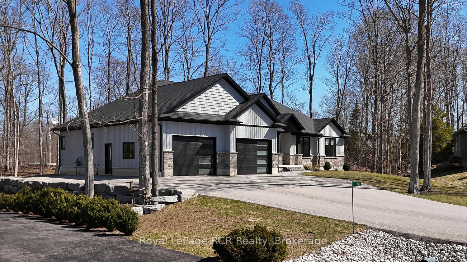 16 Frederick Street E, South Bruce Peninsula, ON N0H 2G0