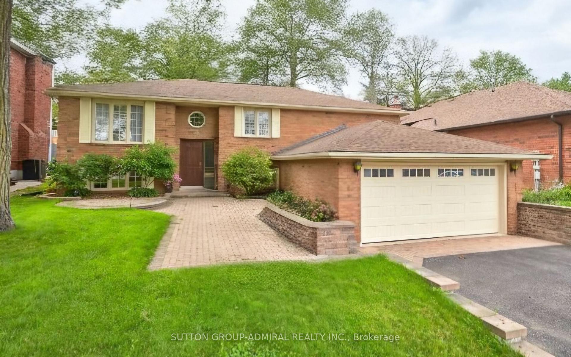 16 Gibbon Drive, Barrie, ON L4N 6G3
