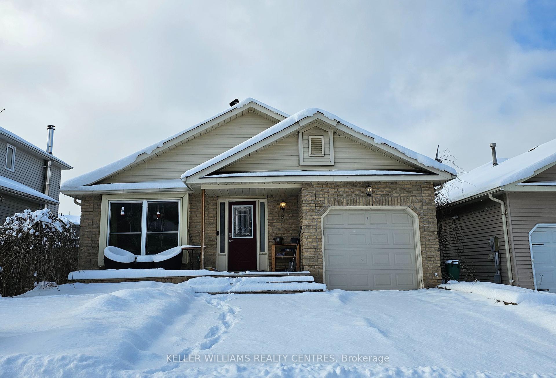 16 Gosney Crescent W, Barrie, ON L4N 6T6