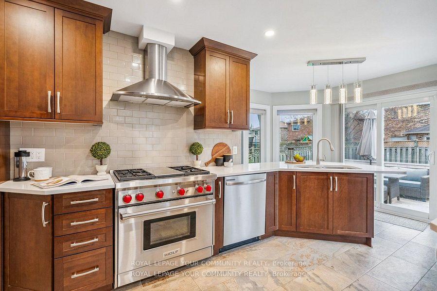 16 Grasett Crescent, Barrie, ON L4N 6Z8