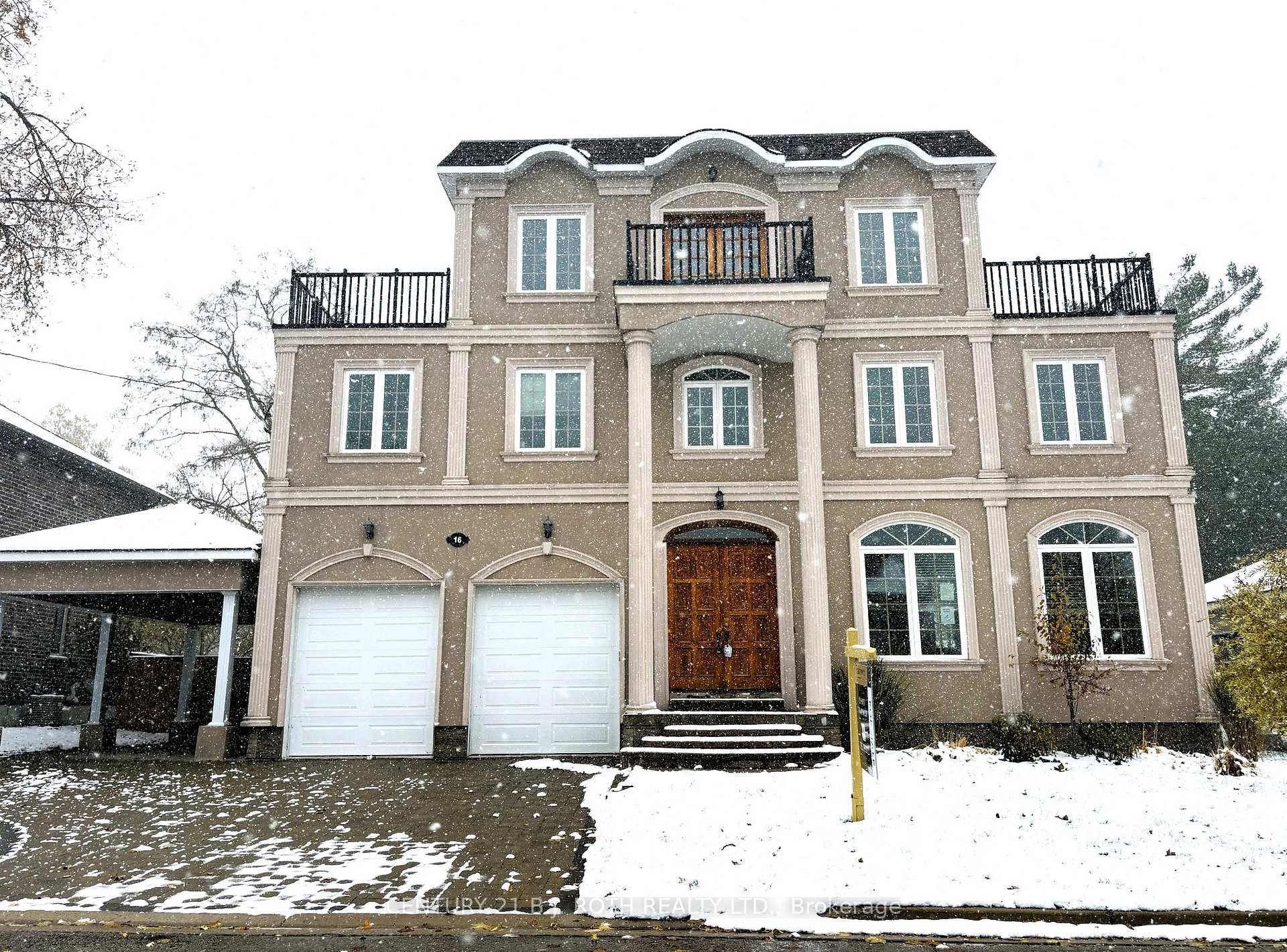 16 GRAY Lane, Barrie, ON L4N 7T1