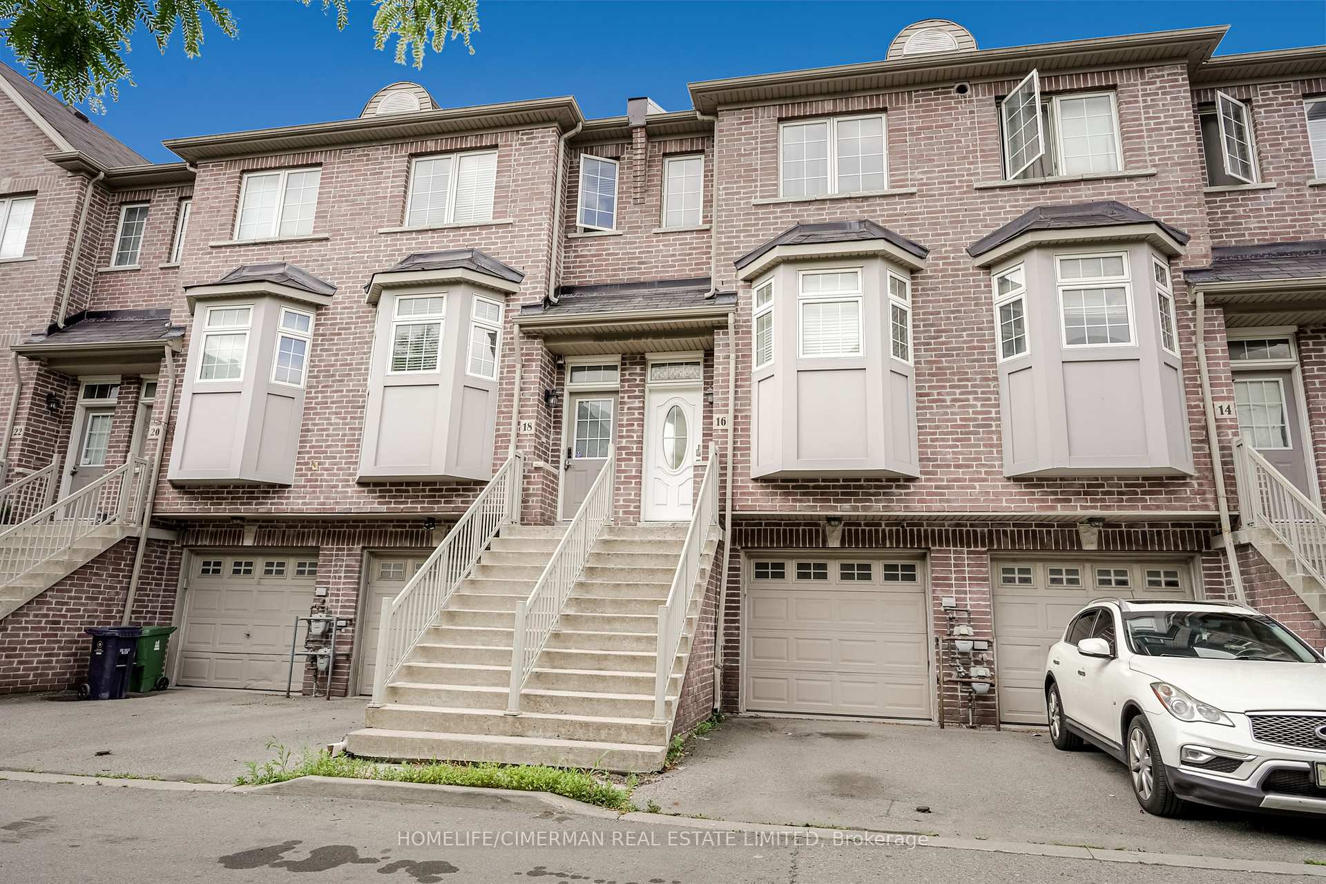16 Piggott Mews, Toronto, ON M9N 0A4