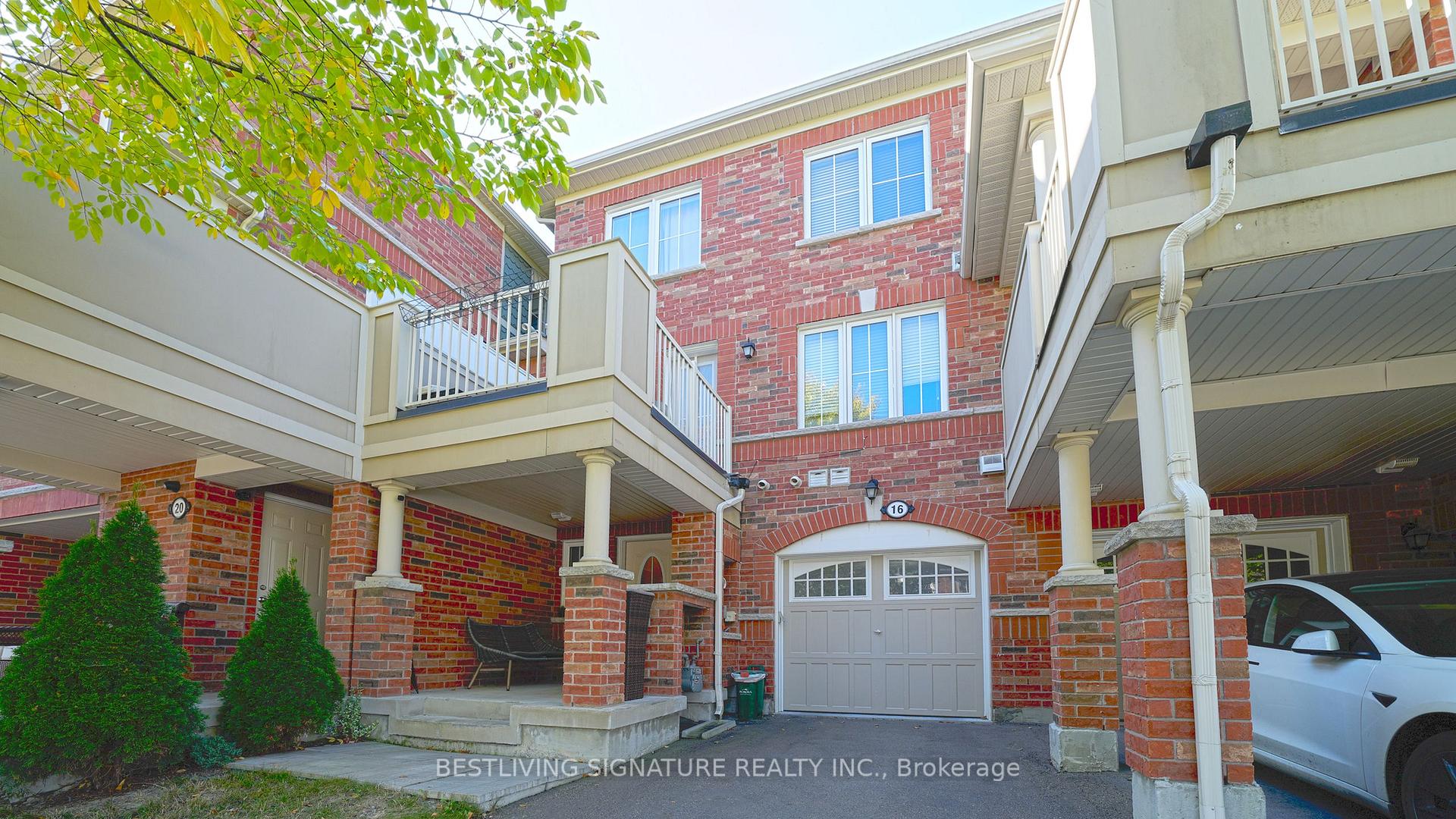 16 Stocks Lane, Aurora, ON L3X 1V9