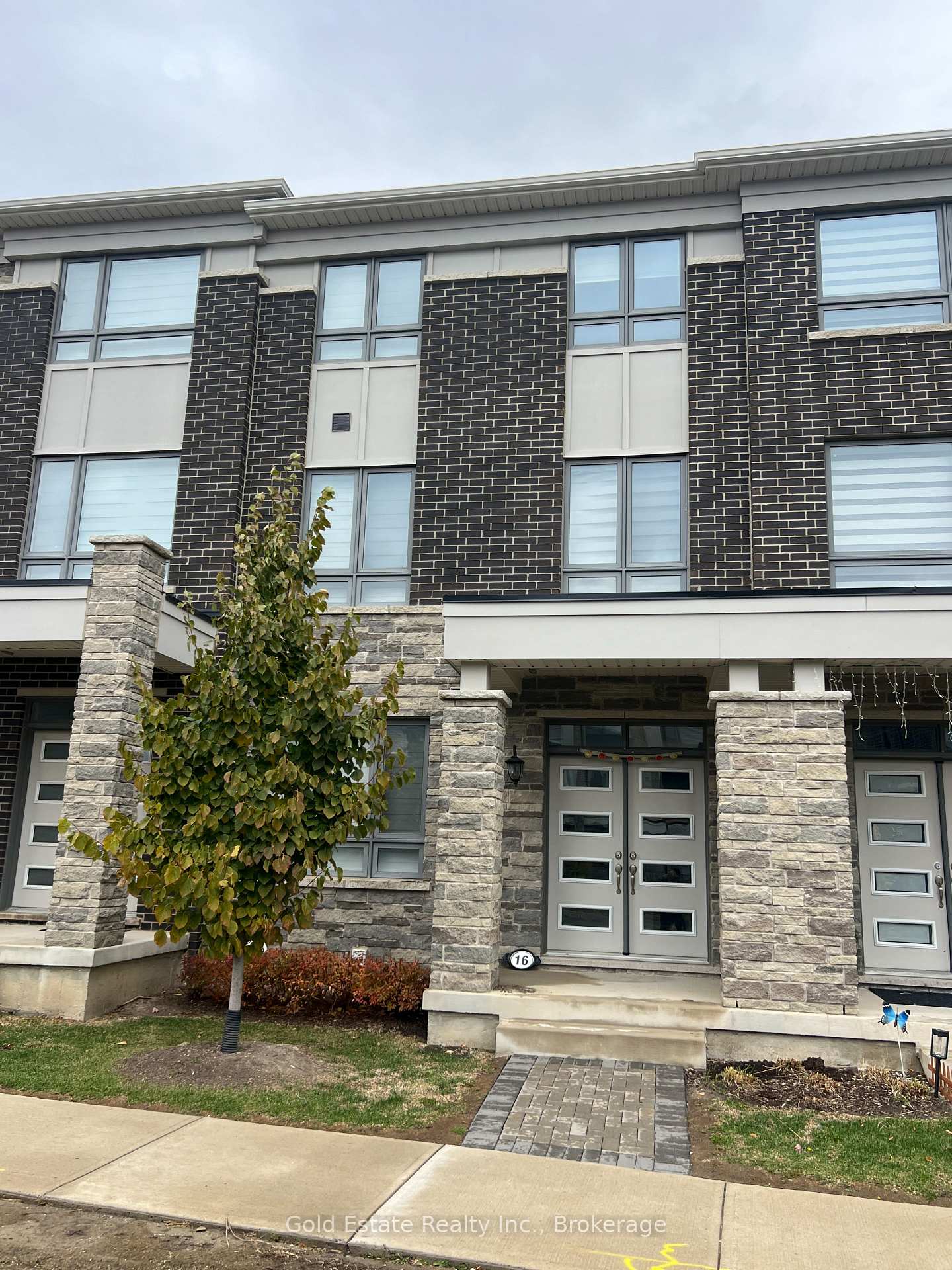 16 Summer Wind Lane, Brampton, ON L7A 5J2