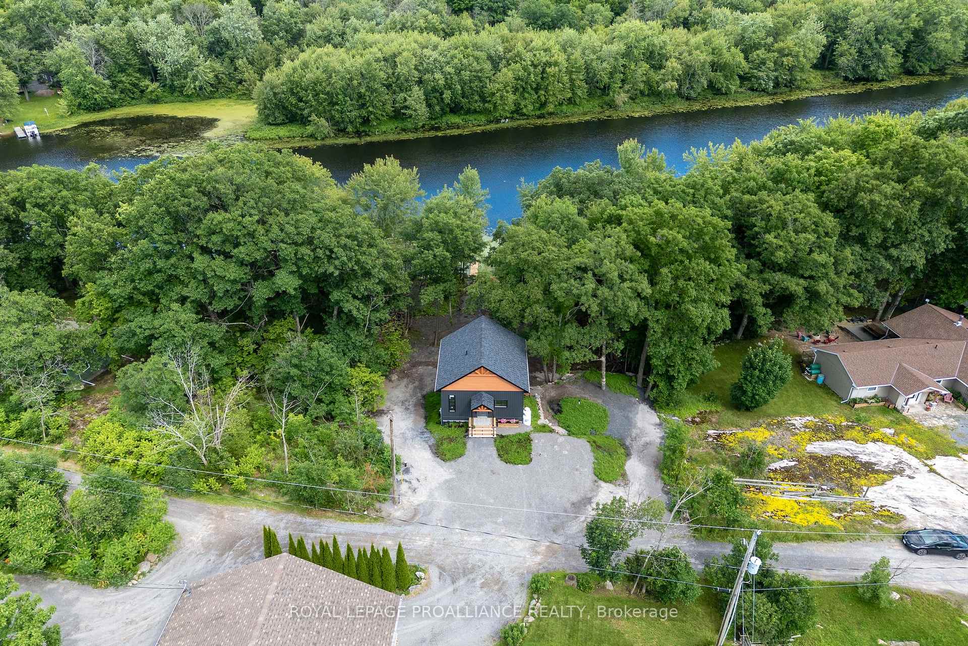 16 Tweedsmuir Crescent, Tweed, ON K0K 3H0