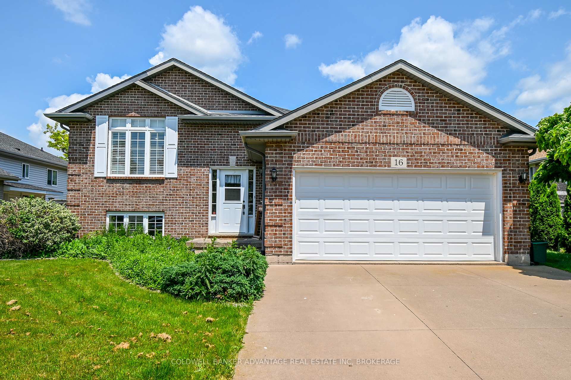 16 WELLANDVALE Drive, Welland, ON L3C 7C4