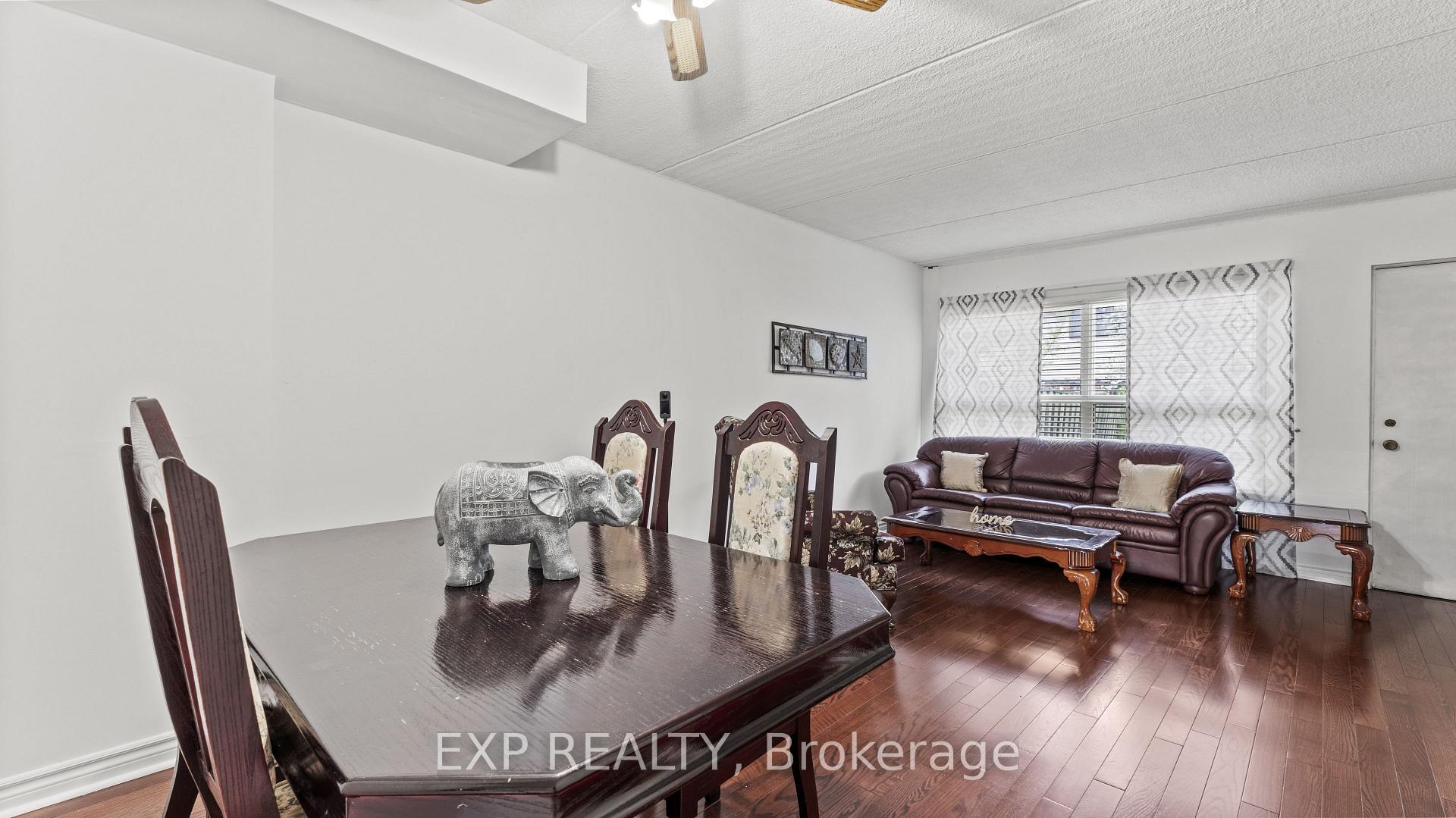 160 - 180 Mississauga Valley Boulevard, Mississauga, ON L5M 3M2