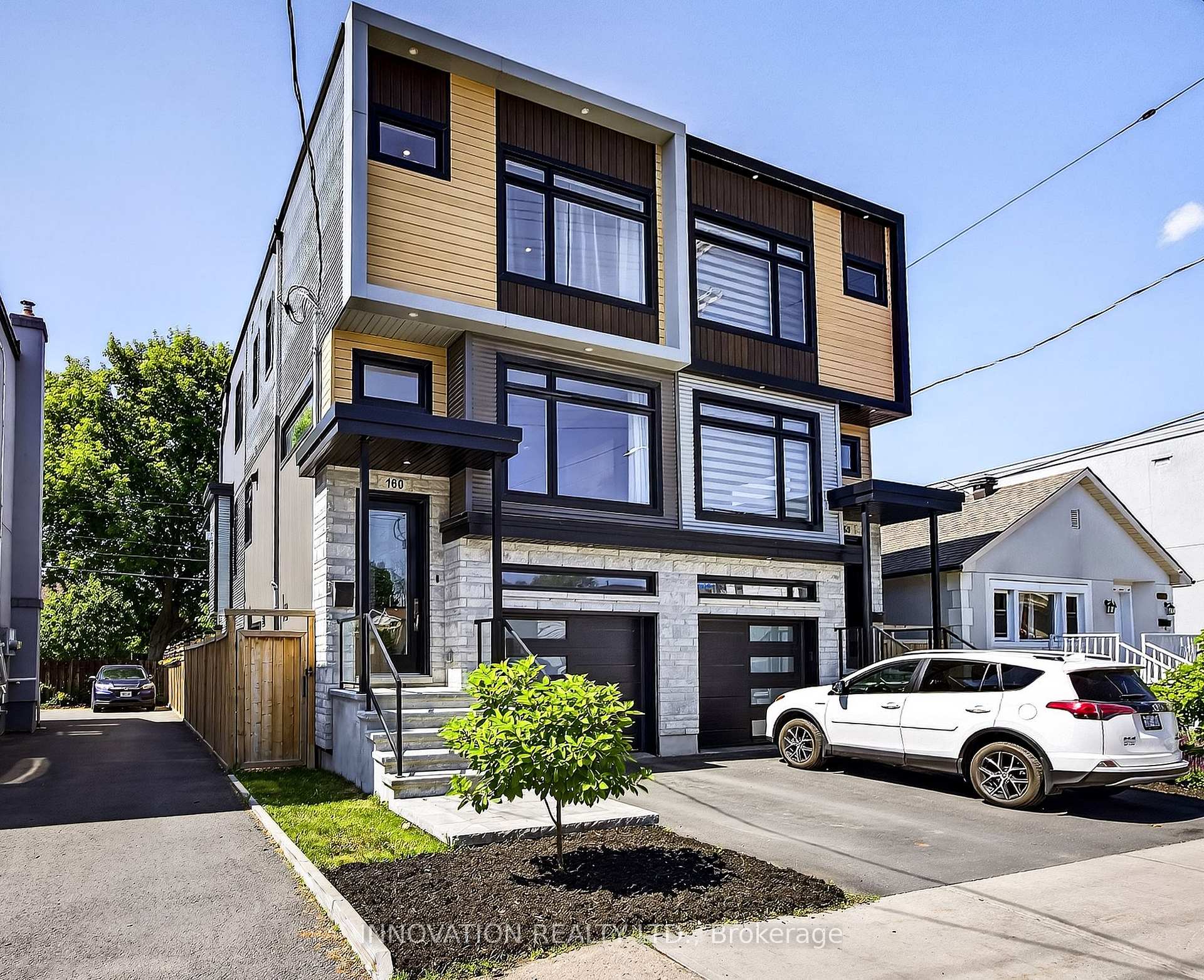 160 Marier Avenue, Vanier and Kingsview Park, ON K1L 5S1