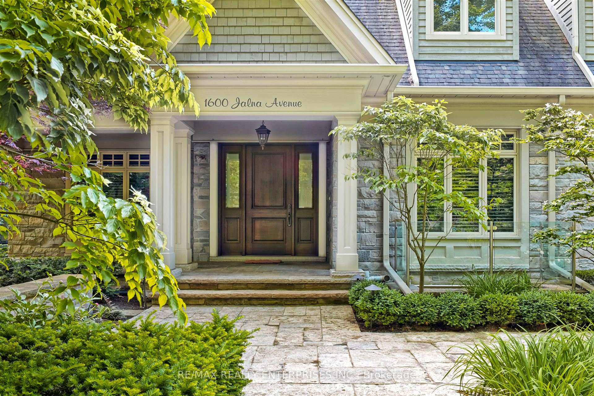 1600 Jalna Avenue, Mississauga, ON L5J 1S7