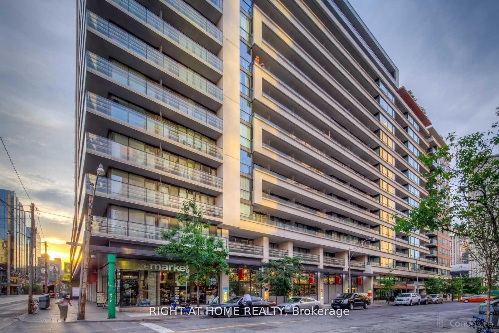 1601 - 111 Elizabeth Street, Toronto, ON M5G 1P7