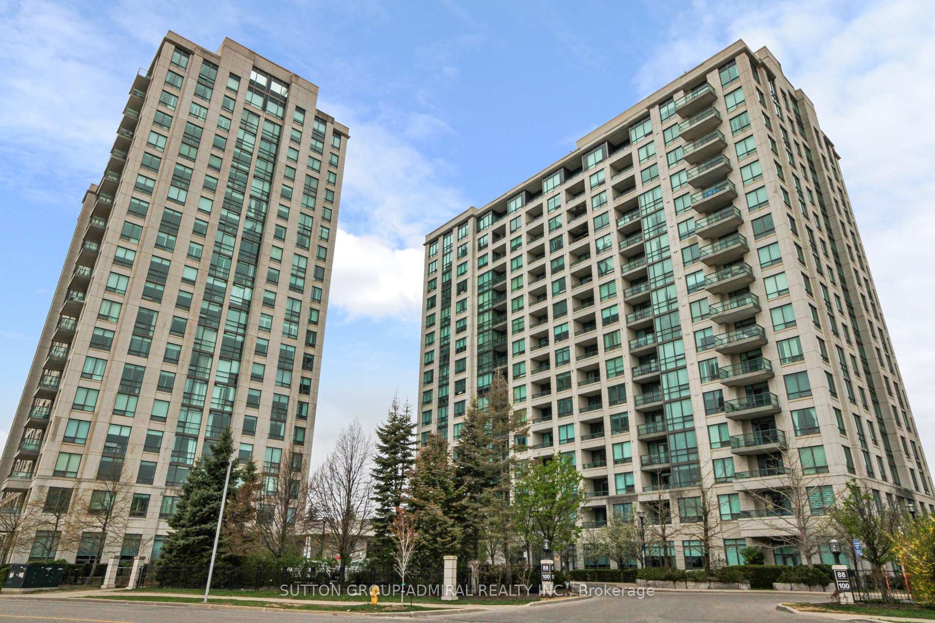 1604 - 100 Promenade Circle, Vaughan, ON L4J 7W7