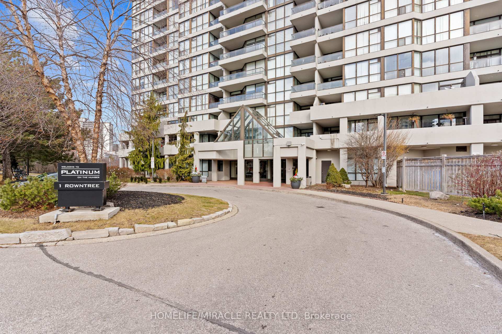 1606 - 1 Rowntree Road, Toronto, ON M9V 5G7