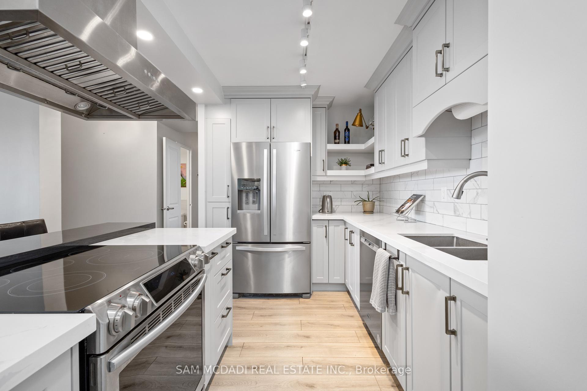 1606 - 3100 Kirwin Avenue, Mississauga, ON L5A 3S6