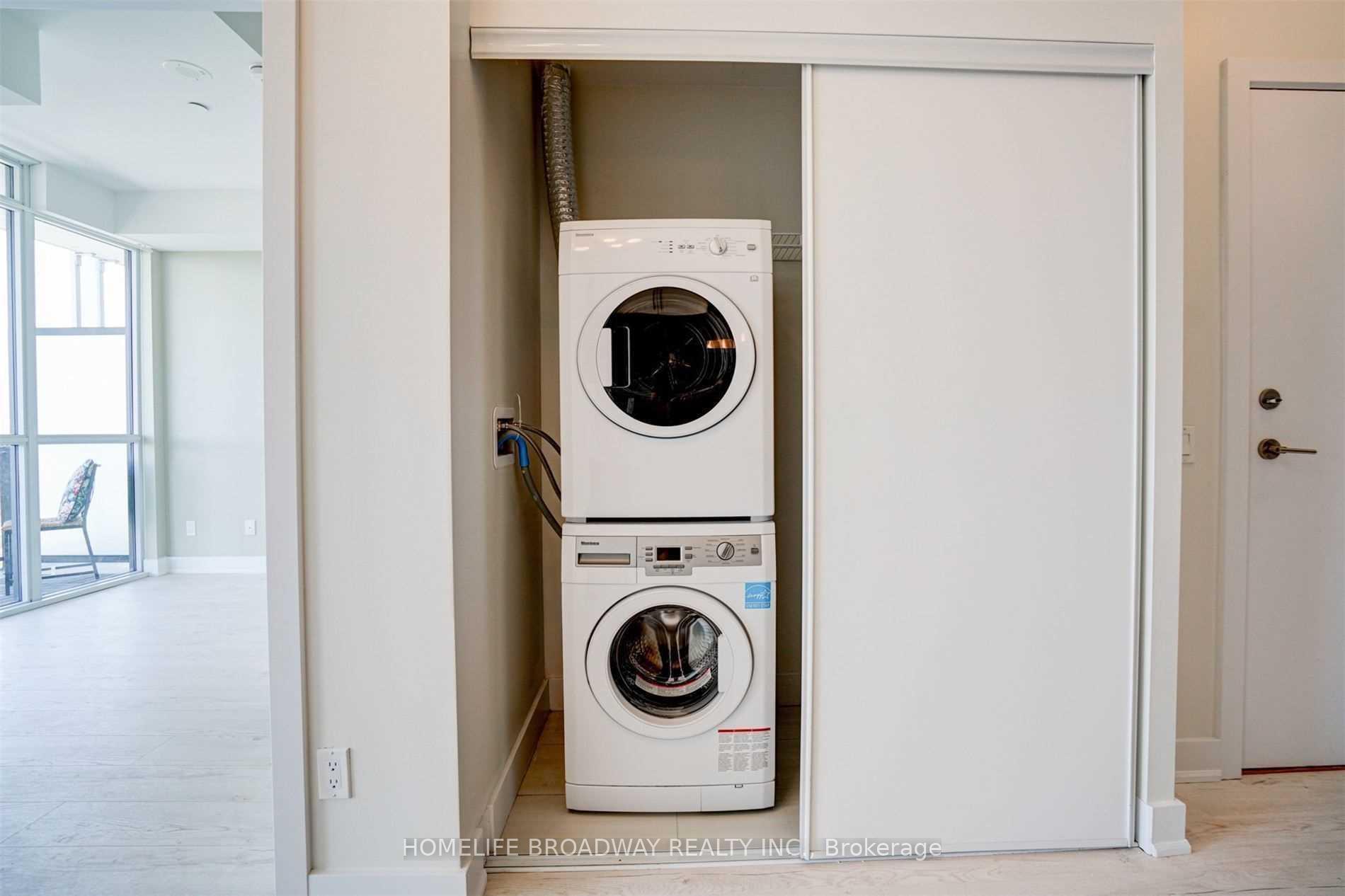 1607 - 128 Fairview Mall Drive, Toronto, ON M2J 0E8