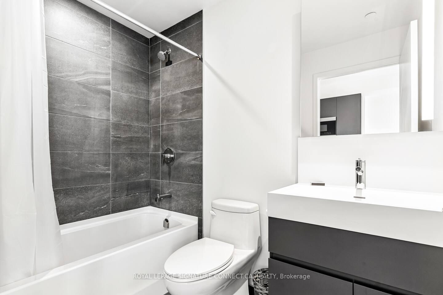 1609 - 39 Mary Street, Barrie, ON L4N 1S9