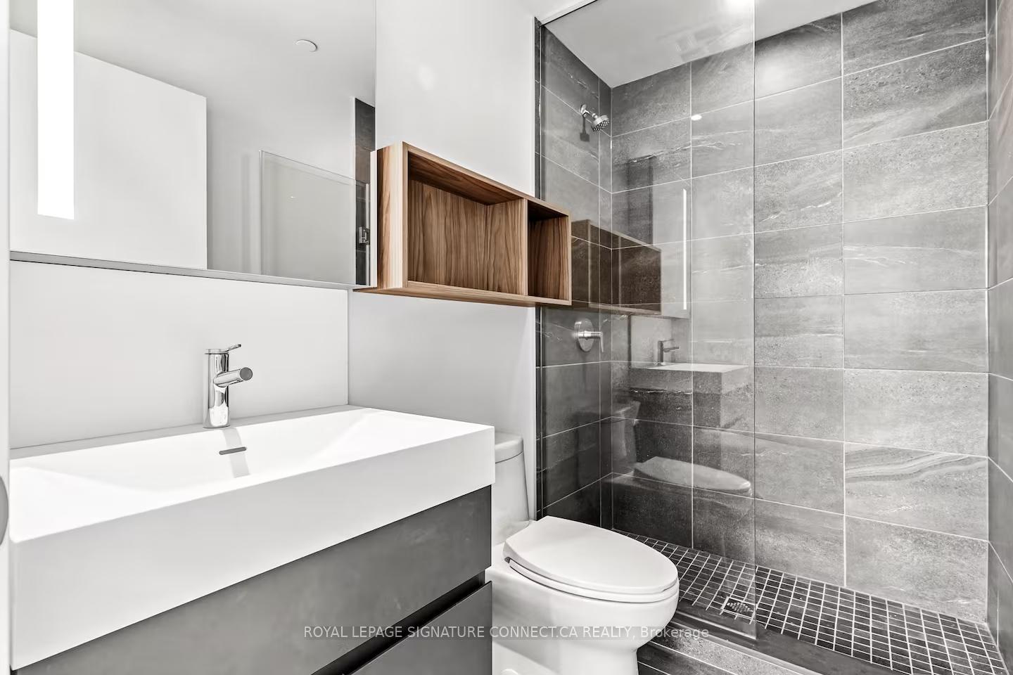 1609 - 39 Mary Street, Barrie, ON L4N 1S9