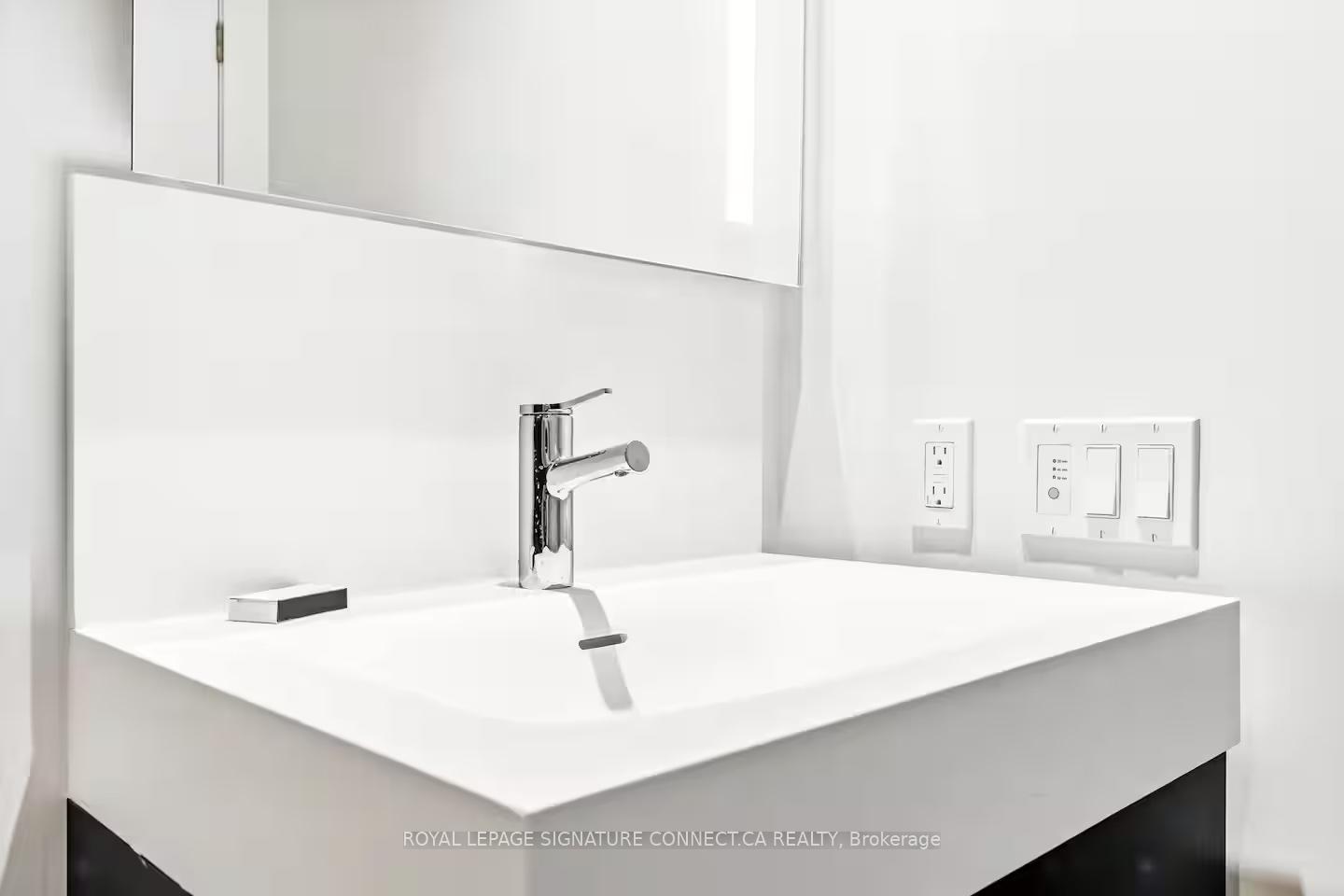 1609 - 39 Mary Street, Barrie, ON L4N 1S9