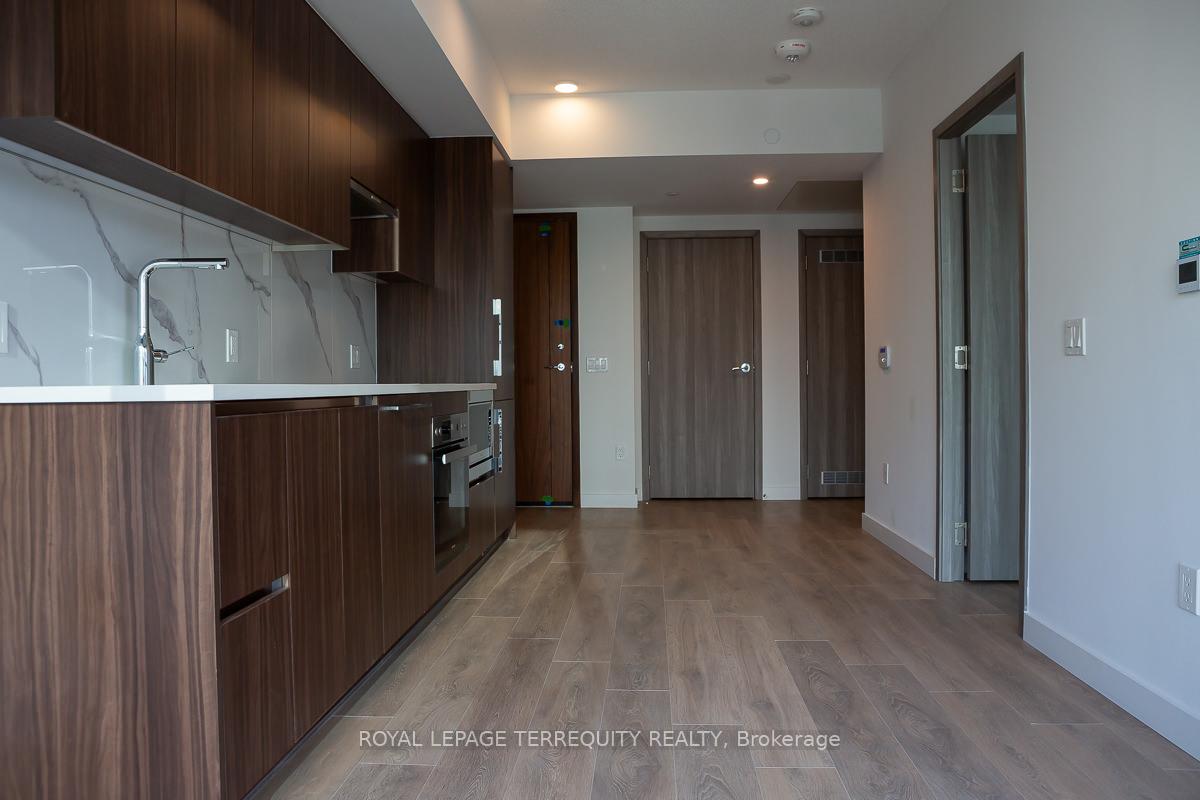 1610 - 1 Concord Cityplace Way W, Toronto, ON M5V 0X3