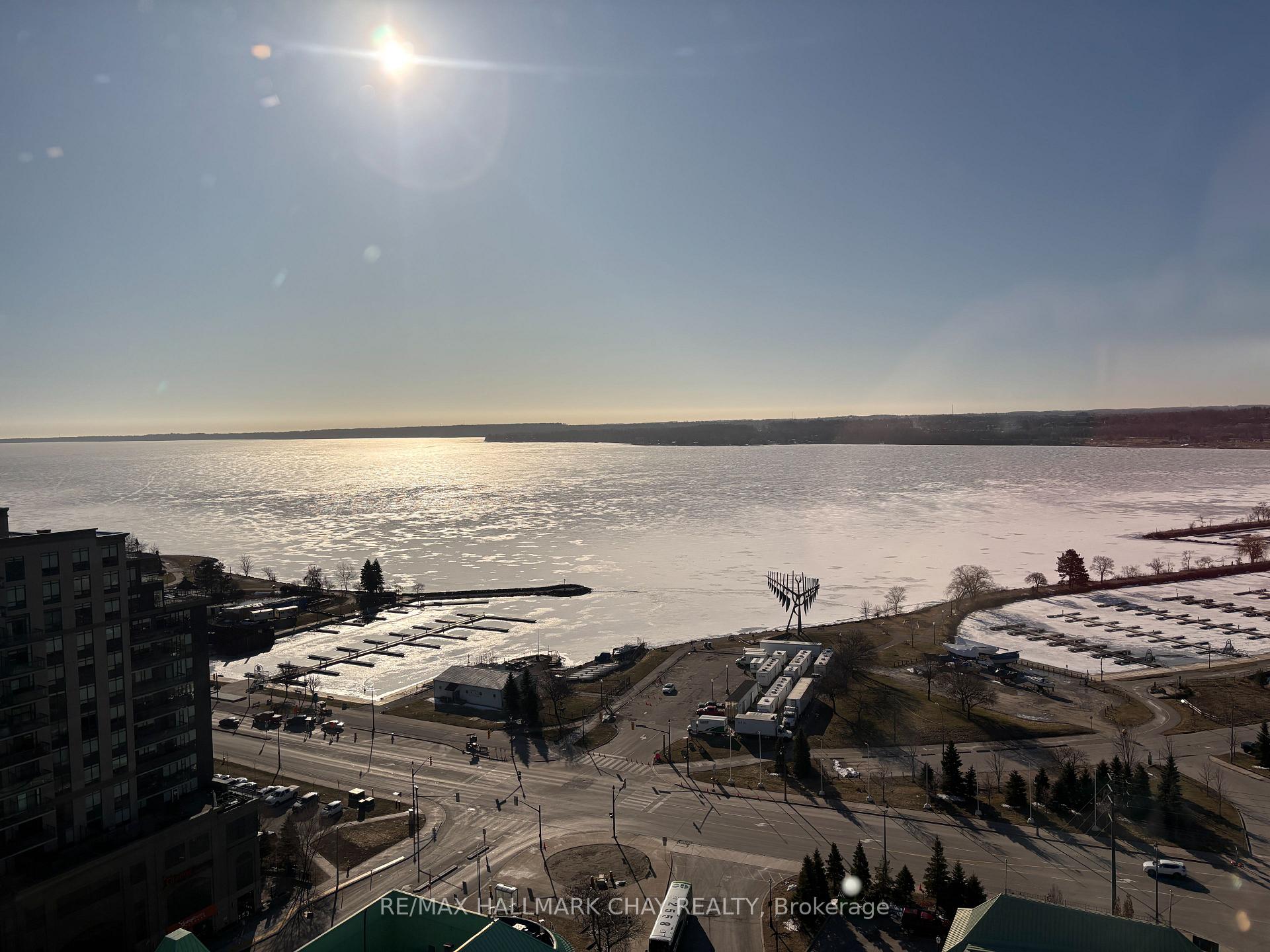 1611 - 39 Mary Street, Barrie, ON L4N 1S9