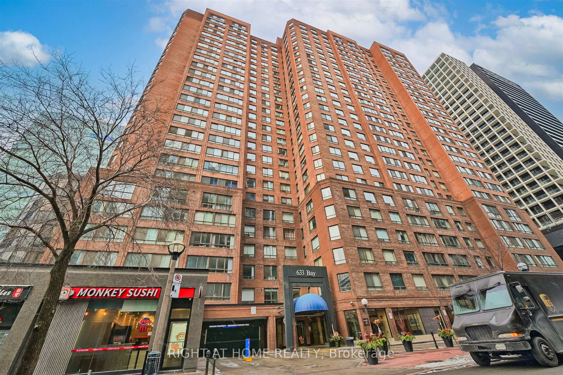 1615 - 633 Bay Street, Toronto, ON M5G 2G4
