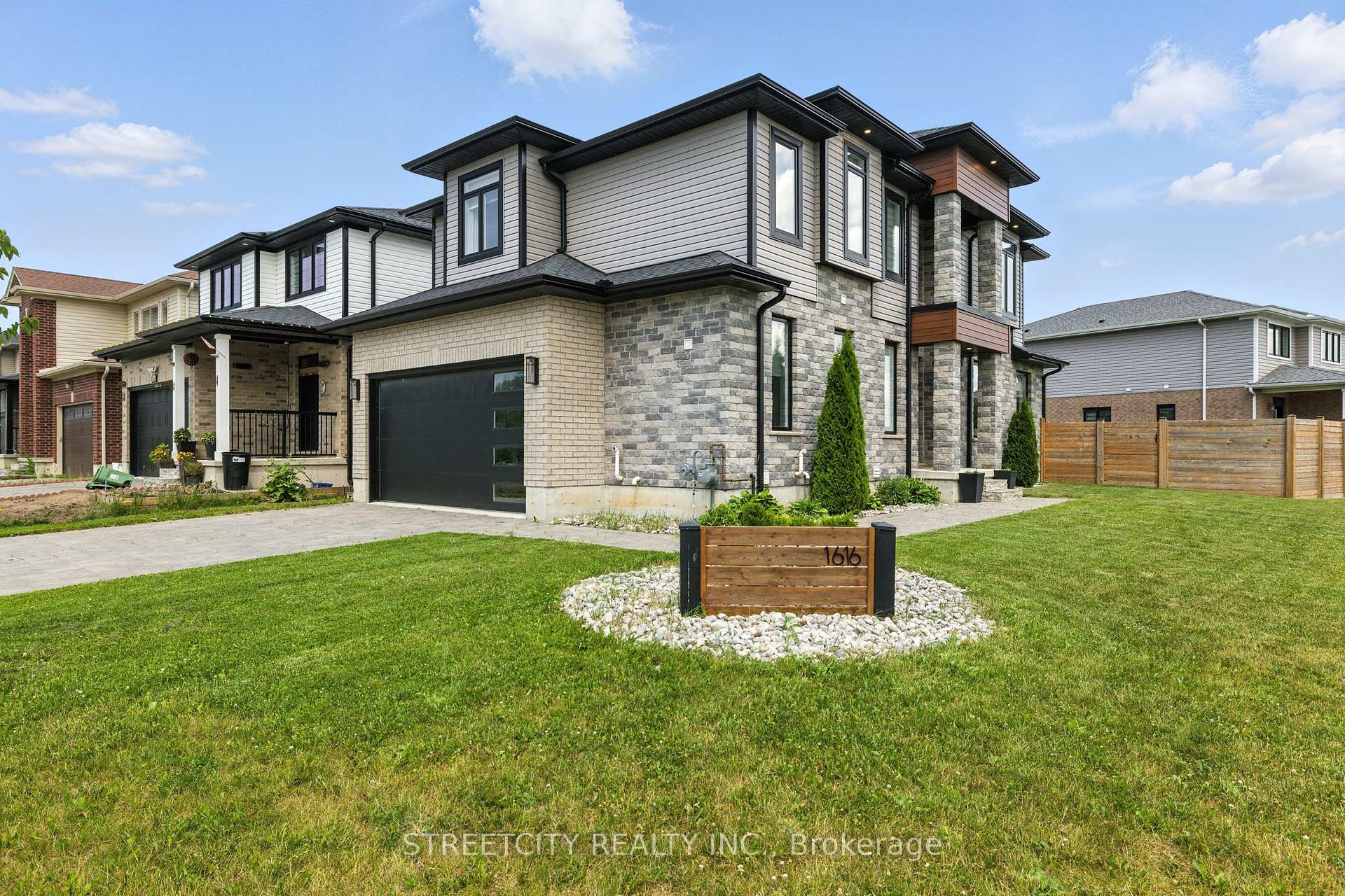 1616 Henrica Avenue, London North, ON N6G 0Y1