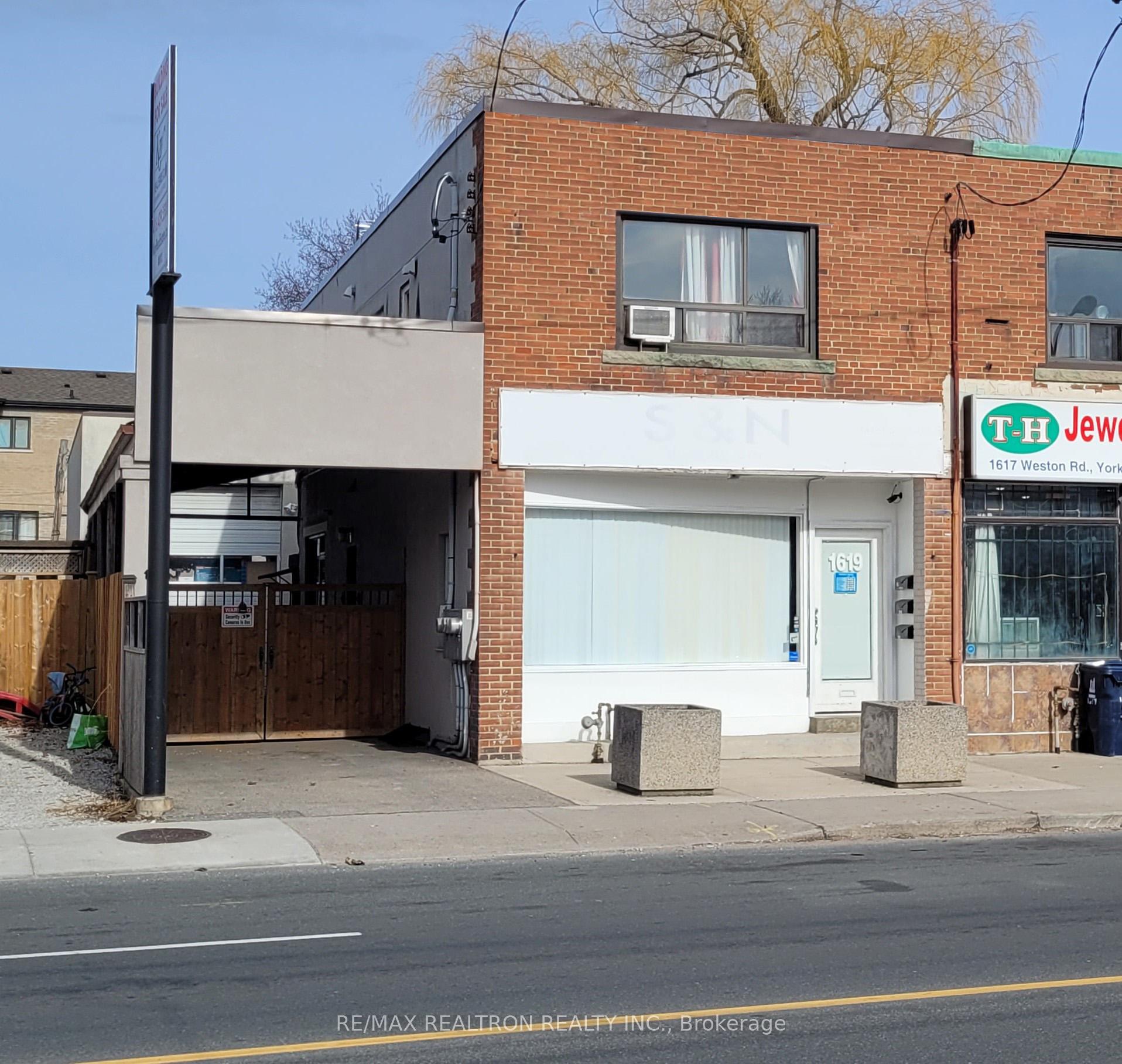 1619 Weston Road, Toronto, ON M9N 1T8