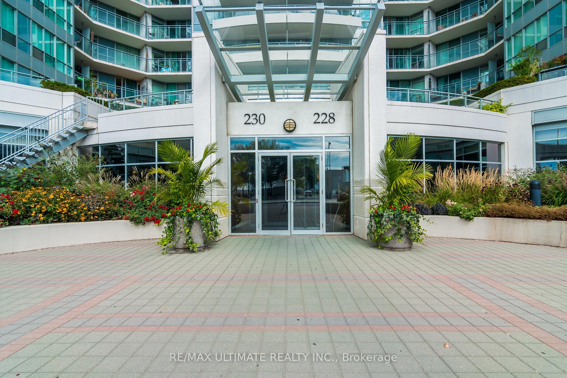 1622 - 230 Queens Quay W, Toronto, ON M5J 2Y7