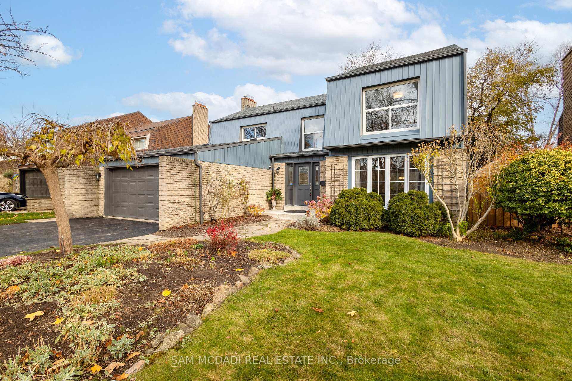 1624 Howat Crescent, Mississauga, ON L5J 4G5