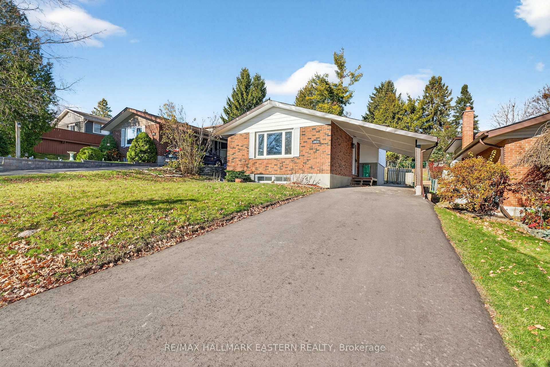 1628 Cherryhill Road, Peterborough, ON K9K 1A8