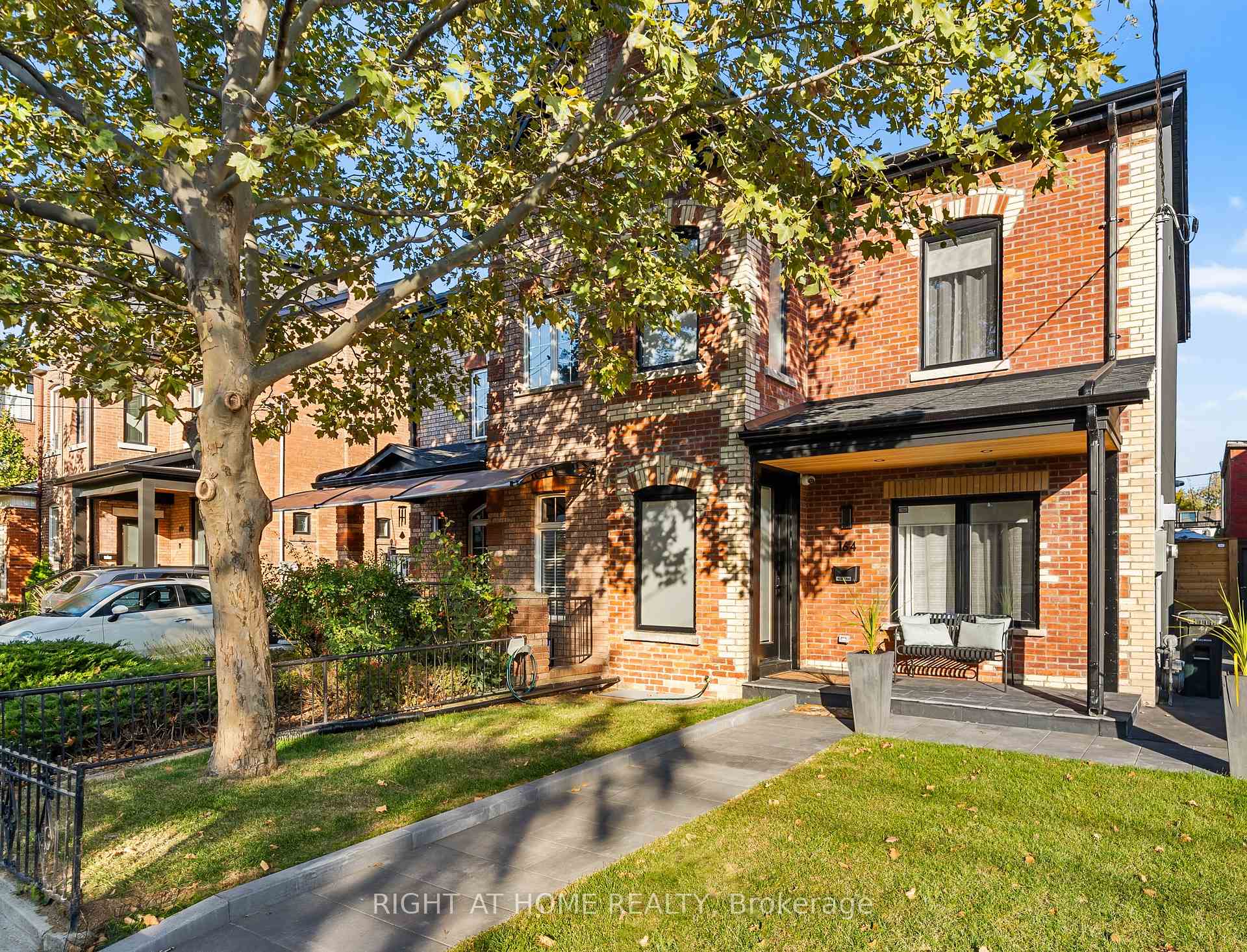 164 argyle Street, Toronto, ON M6J 1P3