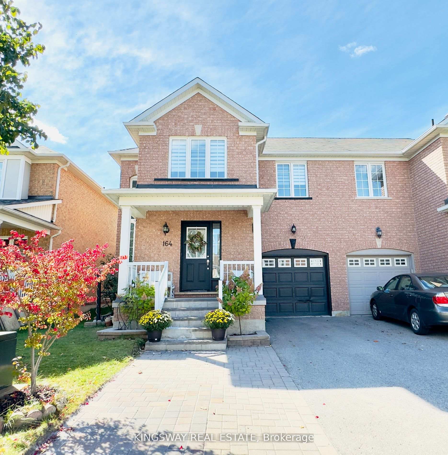 164 Gail Parks Crescent, Newmarket, ON L3X 3C1